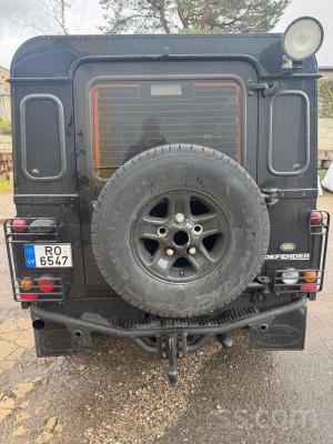 Melns Land Rover Defender 2008 Rīga, ar dzinēja tilpumu 2.40 L un nobraukumu 130 tūkst. km par 29700 €, foto 3 vietnē AUTOMOTO.COM.LV
