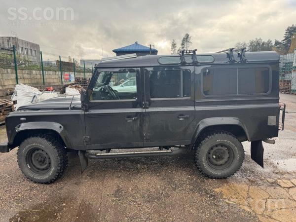 Melns Land Rover Defender 2008 Rīga, ar dzinēja tilpumu 2.40 L un nobraukumu 130 tūkst. km par 29700 €, foto 3 vietnē AUTOMOTO.COM.LV