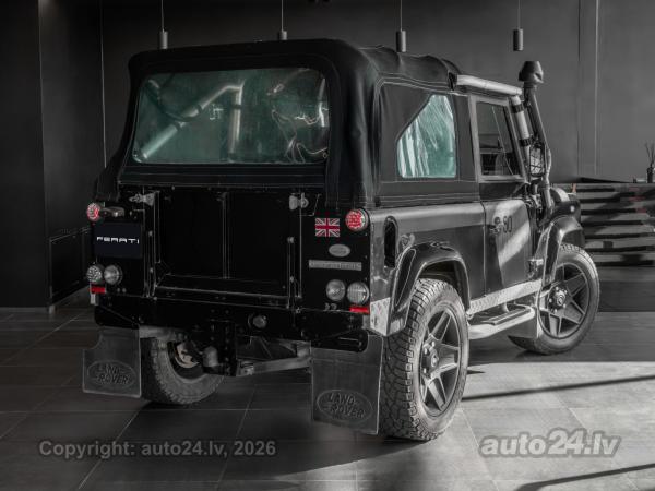 Melns Land Rover Defender 2010 Tallina, ar dzinēja tilpumu 2.40 L un nobraukumu 173 tūkst. km par 64900 €, foto 3 vietnē AUTOMOTO.COM.LV