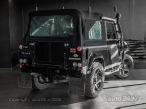 Melns Land Rover Defender 2010 Tallina, ar dzinēja tilpumu 2.40 L un nobraukumu 173 tūkst. km par 64900 €, foto 3 vietnē AUTOMOTO.COM.LV