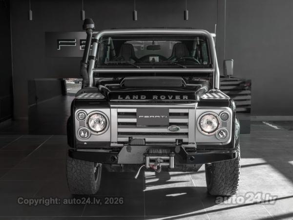 Melns Land Rover Defender 2010 Tallina, ar dzinēja tilpumu 2.40 L un nobraukumu 173 tūkst. km par 64900 €, foto 4 vietnē AUTOMOTO.COM.LV