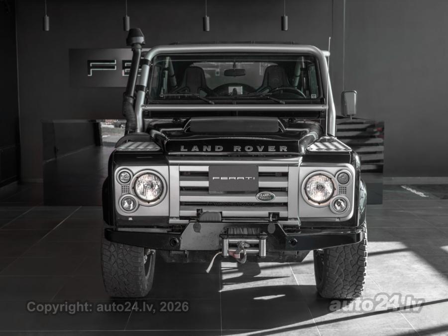 Melns Land Rover Defender 2010 Tallina, ar dzinēja tilpumu 2.40 L un nobraukumu 173 tūkst. km par 64900 €, foto 4 vietnē AUTOMOTO.COM.LV