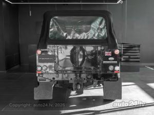 Melns Land Rover Defender 2010 Tallina, ar dzinēja tilpumu 2.40 L un nobraukumu 173 tūkst. km par 64900 €, foto 5 vietnē AUTOMOTO.COM.LV