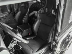 Melns Land Rover Defender 2010 Tallina, ar dzinēja tilpumu 2.40 L un nobraukumu 173 tūkst. km par 64900 €, foto 9 vietnē AUTOMOTO.COM.LV