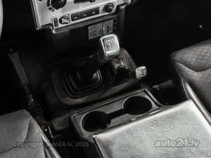 Melns Land Rover Defender 2010 Tallina, ar dzinēja tilpumu 2.40 L un nobraukumu 173 tūkst. km par 64900 €, foto 14 vietnē AUTOMOTO.COM.LV