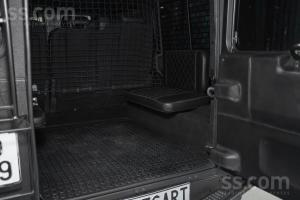 Melns Land Rover Defender 2013 Rīga, ar dzinēja tilpumu 2.20 L un nobraukumu 11 tūkst. km par 95000 €, foto 12 vietnē AUTOMOTO.COM.LV