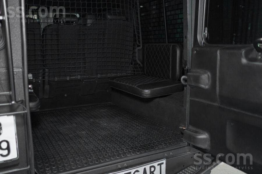 Melns Land Rover Defender 2013 Rīga, ar dzinēja tilpumu 2.20 L un nobraukumu 11 tūkst. km par 95000 €, foto 12 vietnē AUTOMOTO.COM.LV