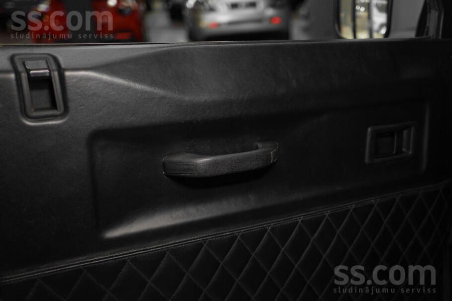 Melns Land Rover Defender 2013 Rīga, ar dzinēja tilpumu 2.20 L un nobraukumu 11 tūkst. km par 95000 €, foto 13 vietnē AUTOMOTO.COM.LV