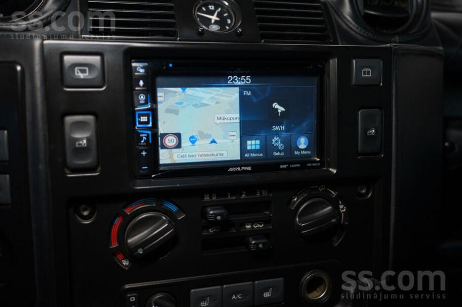 Melns Land Rover Defender 2013 Rīga, ar dzinēja tilpumu 2.20 L un nobraukumu 11 tūkst. km par 95000 €, foto 14 vietnē AUTOMOTO.COM.LV