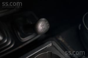 Melns Land Rover Defender 2013 Rīga, ar dzinēja tilpumu 2.20 L un nobraukumu 11 tūkst. km par 95000 €, foto 19 vietnē AUTOMOTO.COM.LV