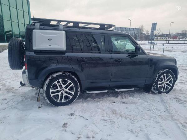 Black Land Rover Defender 2020 in Vilnius, with an engine capacity of 3.00 L and mileage of 107 thousand km for 43000 €, photo 6 on AUTOMOTO.COM.LV