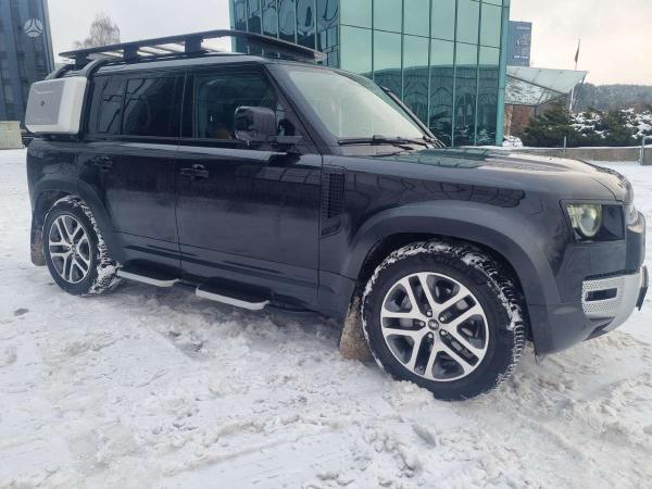 Black Land Rover Defender 2020 in Vilnius, with an engine capacity of 3.00 L and mileage of 107 thousand km for 43000 €, photo 7 on AUTOMOTO.COM.LV