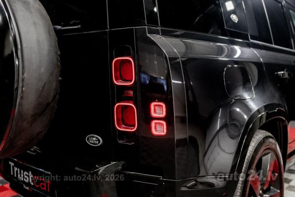 Melns Land Rover Defender 2020 Pērnava, ar dzinēja tilpumu 2.00 L un nobraukumu 84 tūkst. km par 49990 €, foto 10 vietnē AUTOMOTO.COM.LV