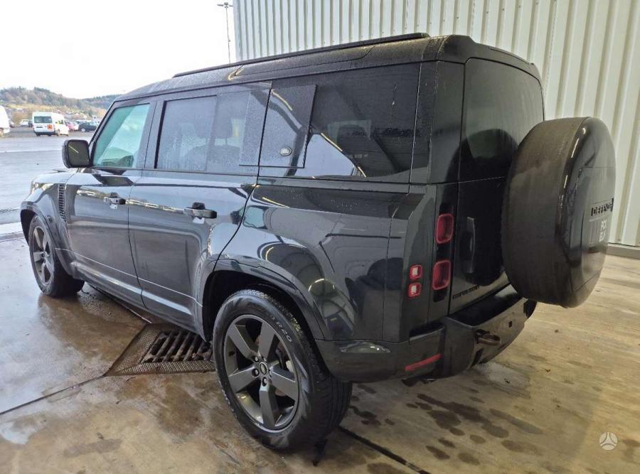 Black Land Rover Defender 2022 in Klaipeda, with an engine capacity of 3.00 L and mileage of 167 thousand km for 14300 €, photo 4 on AUTOMOTO.COM.LV
