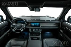Melns Land Rover Defender 2023 Rīga, ar dzinēja tilpumu 3.00 L un nobraukumu 77 tūkst. km par 57000 €, foto 5 vietnē AUTOMOTO.COM.LV