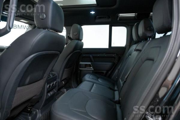Black Land Rover Defender 2023 in Riga, with an engine capacity of 3.00 L and mileage of 77 thousand km for 57000 €, photo 7 on AUTOMOTO.COM.LV
