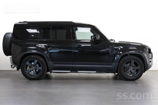 Black Land Rover Defender 2023 in Riga, with an engine capacity of 3.00 L and mileage of 77 thousand km for 57000 €, photo 9 on AUTOMOTO.COM.LV