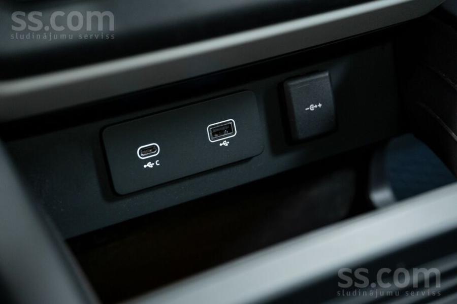Melns Land Rover Defender 2023 Rīga, ar dzinēja tilpumu 3.00 L un nobraukumu 77 tūkst. km par 57000 €, foto 23 vietnē AUTOMOTO.COM.LV