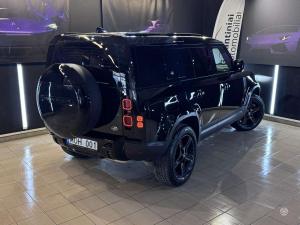Melns Land Rover Defender 2023 Viļņa, ar dzinēja tilpumu 3.00 L un nobraukumu 100 tūkst. km par 54000 €, foto 3 vietnē AUTOMOTO.COM.LV