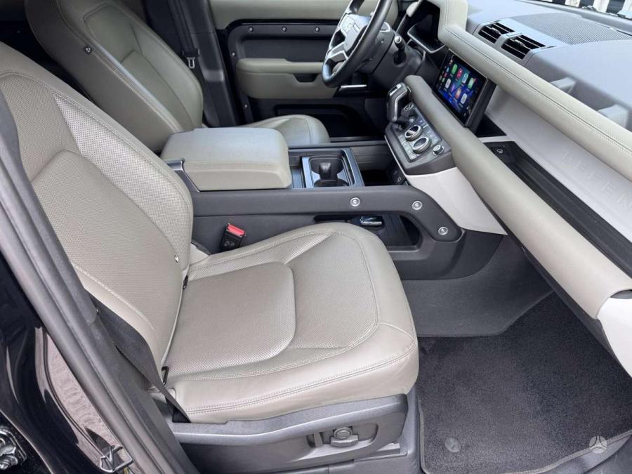Melns Land Rover Defender 2023 Viļņa, ar dzinēja tilpumu 3.00 L un nobraukumu 100 tūkst. km par 54000 €, foto 7 vietnē AUTOMOTO.COM.LV
