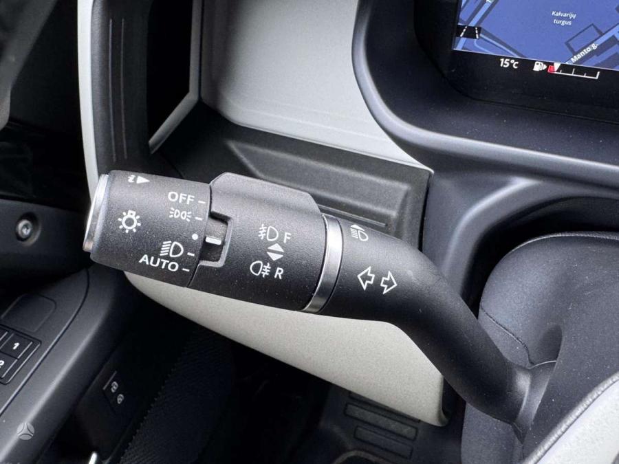 Melns Land Rover Defender 2023 Viļņa, ar dzinēja tilpumu 3.00 L un nobraukumu 100 tūkst. km par 54000 €, foto 15 vietnē AUTOMOTO.COM.LV