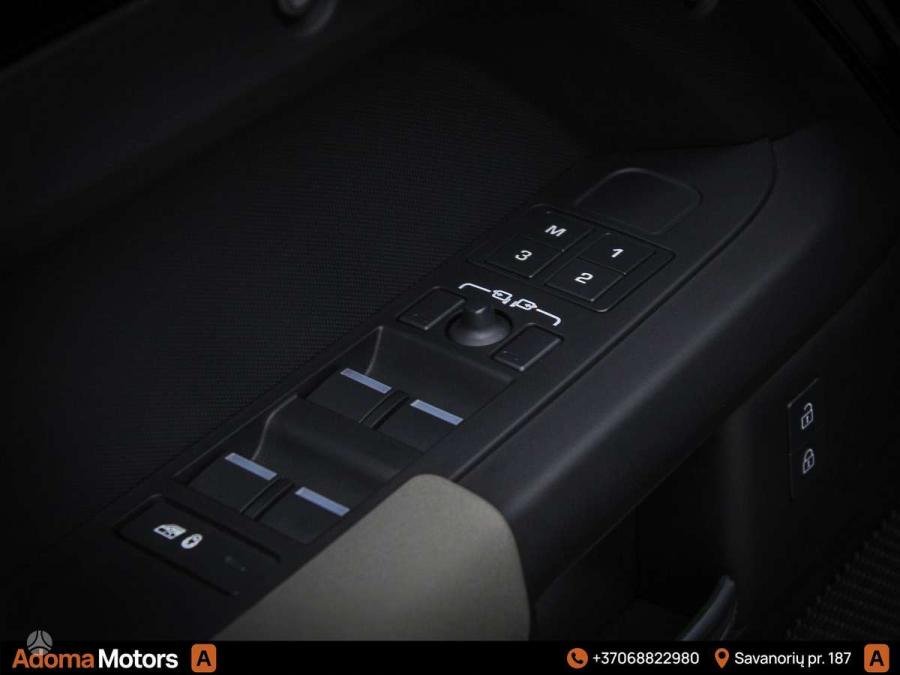Melns Land Rover Defender 2023 Kauņa, ar dzinēja tilpumu 3.00 L un nobraukumu 104 tūkst. km par 59000 €, foto 17 vietnē AUTOMOTO.COM.LV