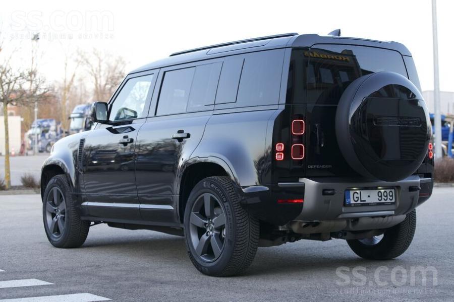 Black Land Rover Defender 2024 in Riga, with an engine capacity of 3.00 L and mileage of 16 thousand km for 77900 €, photo 9 on AUTOMOTO.COM.LV