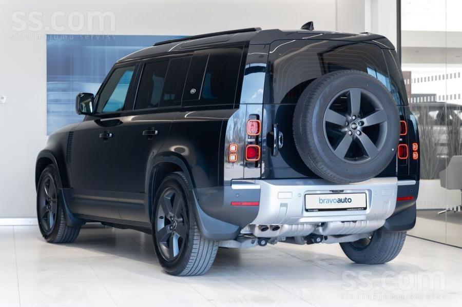 Black Land Rover Defender 2024 in Riga, with an engine capacity of 3.00 L and mileage of 44 thousand km for 59990 €, photo 5 on AUTOMOTO.COM.LV