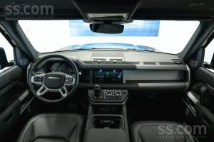 Black Land Rover Defender 2024 in Riga, with an engine capacity of 3.00 L and mileage of 44 thousand km for 59990 €, photo 11 on AUTOMOTO.COM.LV