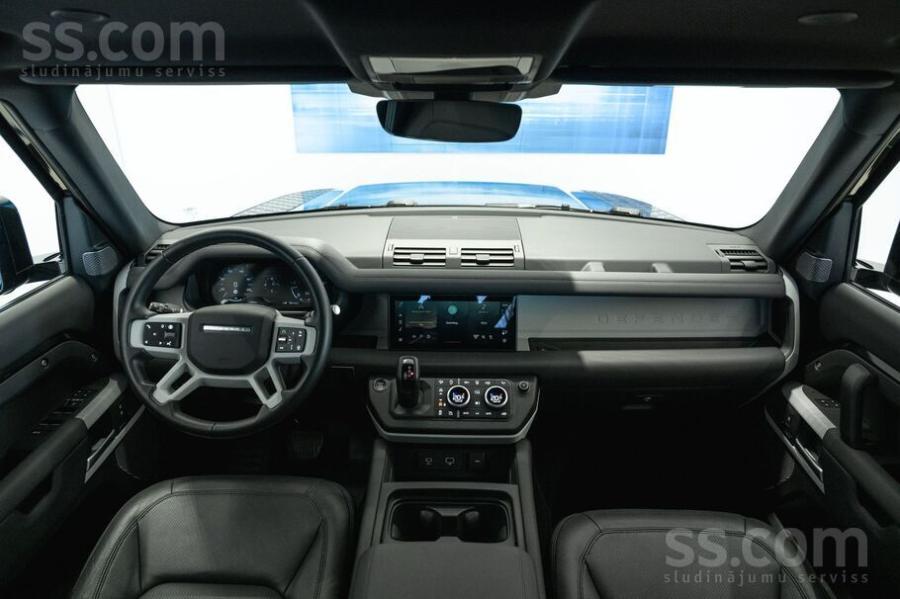 Black Land Rover Defender 2024 in Riga, with an engine capacity of 3.00 L and mileage of 44 thousand km for 59990 €, photo 11 on AUTOMOTO.COM.LV