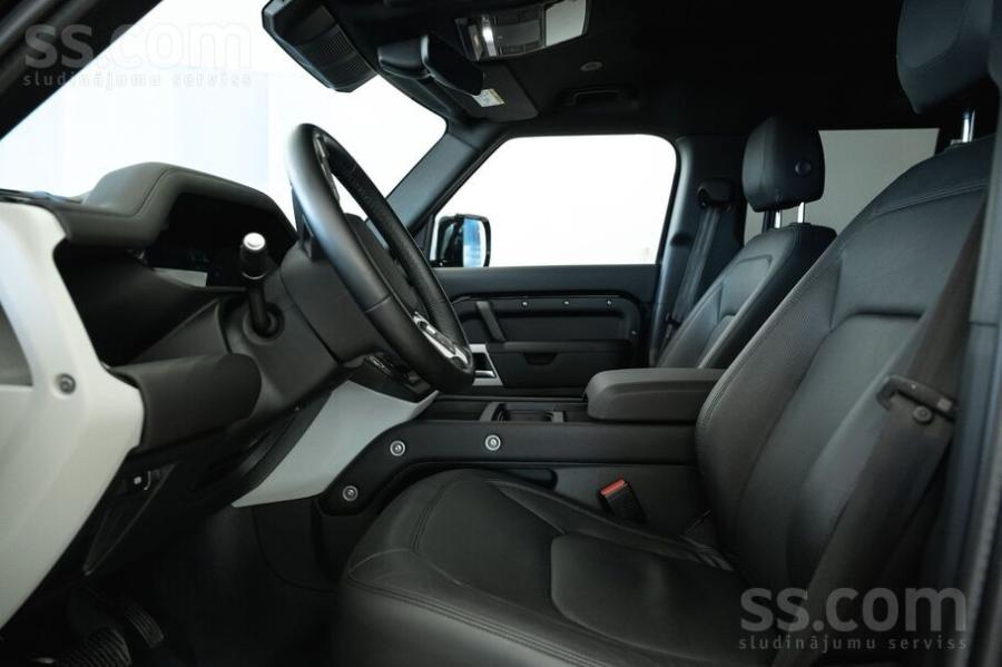 Black Land Rover Defender 2024 in Riga, with an engine capacity of 3.00 L and mileage of 44 thousand km for 59990 €, photo 13 on AUTOMOTO.COM.LV