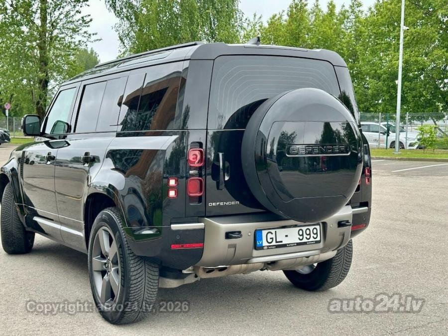 Melns Land Rover Defender 2024 Rīga, ar dzinēja tilpumu 3.00 L un nobraukumu 15 tūkst. km par 69900 €, foto 5 vietnē AUTOMOTO.COM.LV