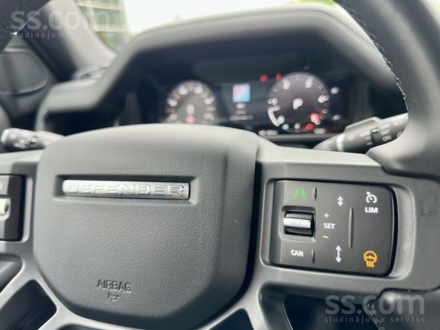 Black Land Rover Defender 2024 in Ogre, with an engine capacity of 3.00 L and mileage of 16 thousand km for 69900 €, photo 15 on AUTOMOTO.COM.LV