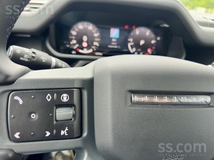 Black Land Rover Defender 2024 in Ogre, with an engine capacity of 3.00 L and mileage of 16 thousand km for 69900 €, photo 16 on AUTOMOTO.COM.LV