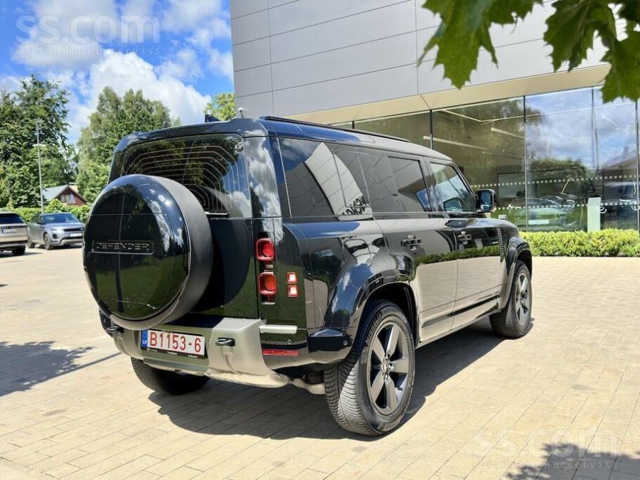 Black Land Rover Defender 2024 in Riga, with an engine capacity of 3.00 L and mileage of 16 thousand km for 66900 €, photo 3 on AUTOMOTO.COM.LV