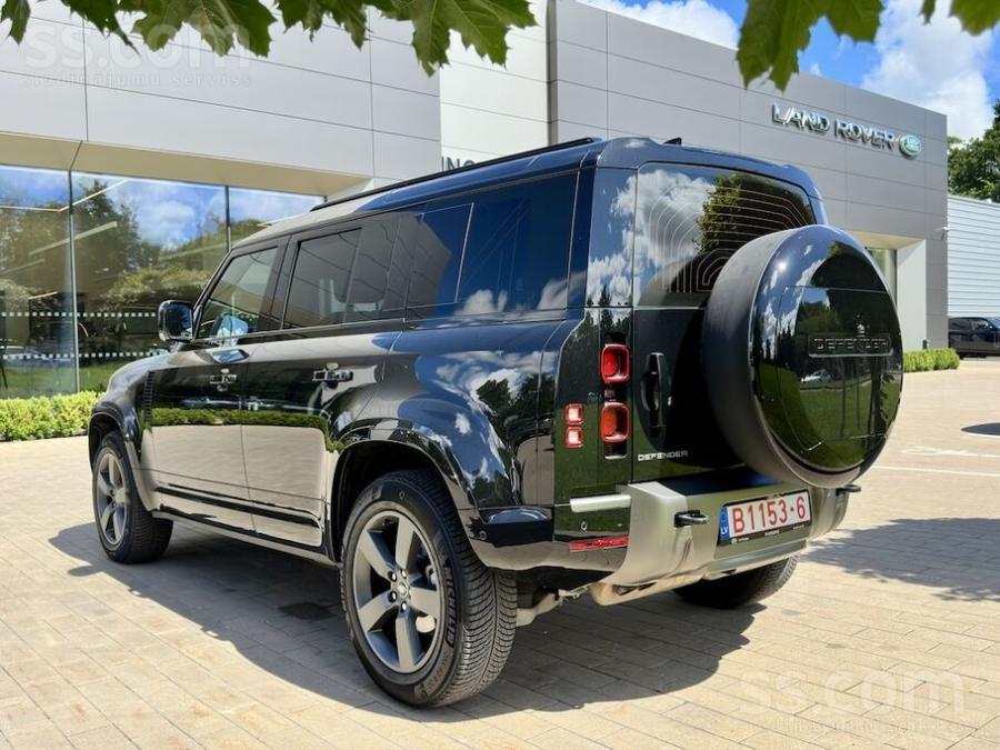 Black Land Rover Defender 2024 in Riga, with an engine capacity of 3.00 L and mileage of 16 thousand km for 66900 €, photo 5 on AUTOMOTO.COM.LV