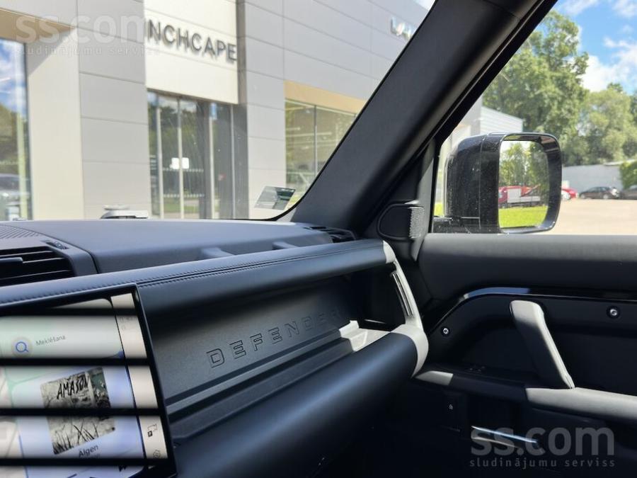 Black Land Rover Defender 2024 in Riga, with an engine capacity of 3.00 L and mileage of 16 thousand km for 66900 €, photo 14 on AUTOMOTO.COM.LV