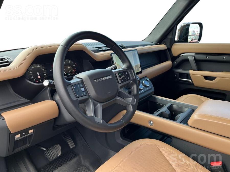 Black Land Rover Defender 2025 in Riga, with an engine capacity of 3.00 L and mileage of 36 thousand km for 76000 €, photo 12 on AUTOMOTO.COM.LV