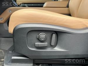 Melns Land Rover Defender 2025 Rīga, ar dzinēja tilpumu 3.00 L un nobraukumu 36 tūkst. km par 69900 €, foto 22 vietnē AUTOMOTO.COM.LV