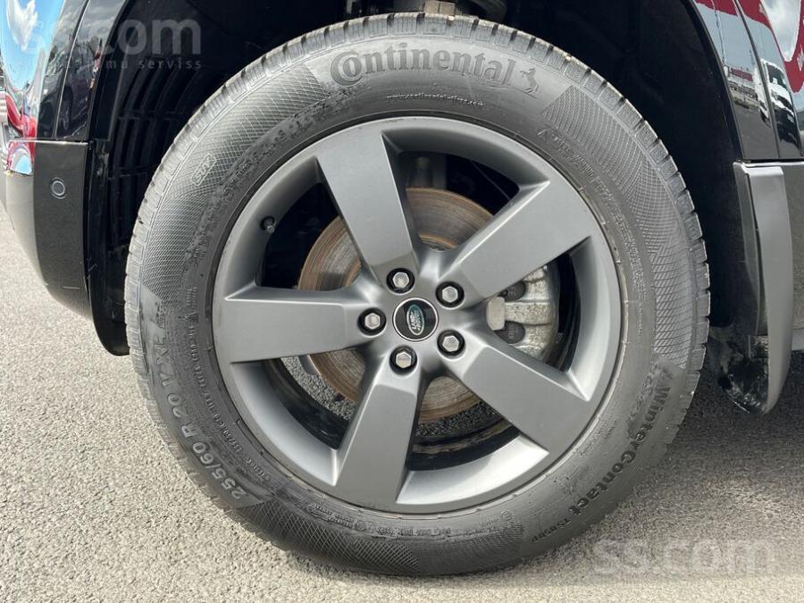 Melns Land Rover Defender 2025 Rīga, ar dzinēja tilpumu 3.00 L un nobraukumu 36 tūkst. km par 69900 €, foto 23 vietnē AUTOMOTO.COM.LV