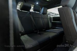 Melns Land Rover Defender 2025 Tallina, ar dzinēja tilpumu 3.00 L un nobraukumu 23 tūkst. km par 99950 €, foto 15 vietnē AUTOMOTO.COM.LV