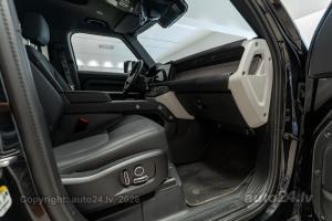 Melns Land Rover Defender 2025 Tallina, ar dzinēja tilpumu 3.00 L un nobraukumu 23 tūkst. km par 99950 €, foto 17 vietnē AUTOMOTO.COM.LV