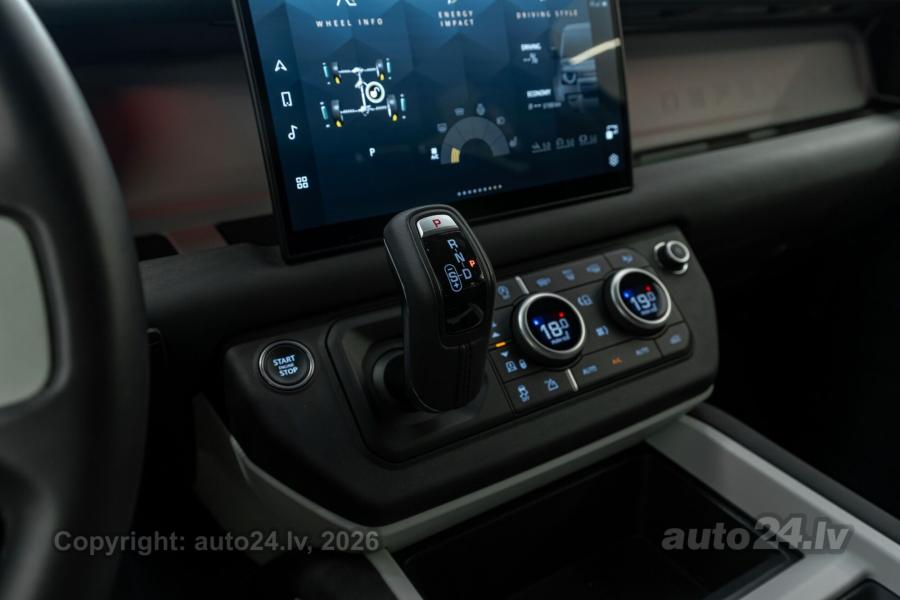 Melns Land Rover Defender 2025 Tallina, ar dzinēja tilpumu 3.00 L un nobraukumu 23 tūkst. km par 99950 €, foto 18 vietnē AUTOMOTO.COM.LV
