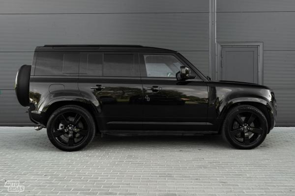 Melns Land Rover Defender 2025 Viļņa, ar dzinēja tilpumu 5.00 L un nobraukumu 38 tūkst. km par 99950 €, foto 10 vietnē AUTOMOTO.COM.LV