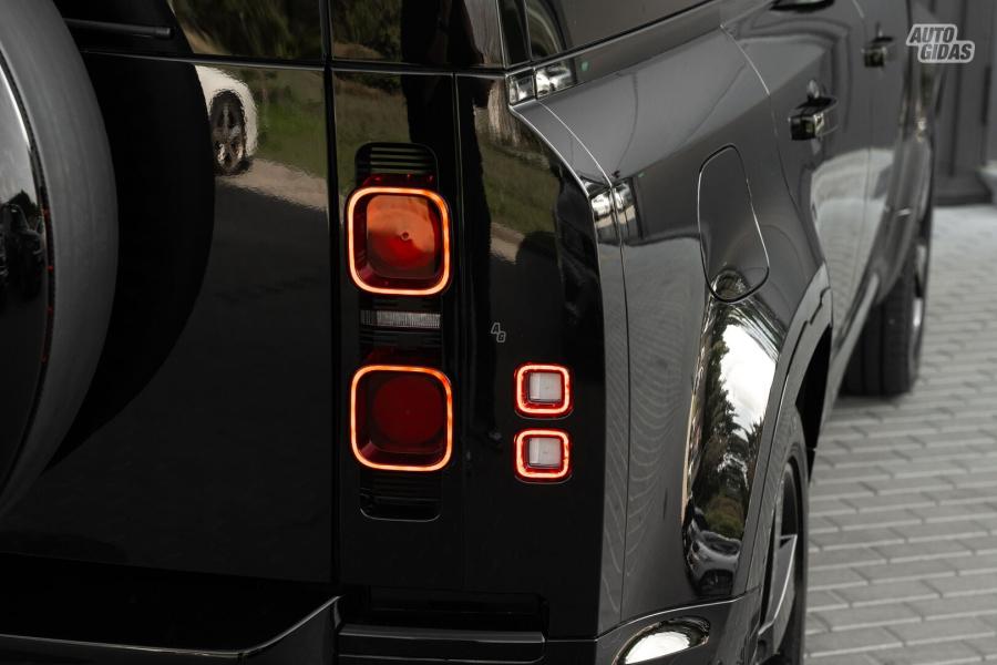 Melns Land Rover Defender 2025 Viļņa, ar dzinēja tilpumu 5.00 L un nobraukumu 38 tūkst. km par 99950 €, foto 15 vietnē AUTOMOTO.COM.LV