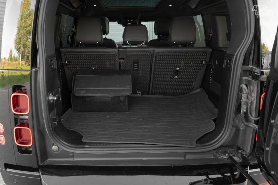 Melns Land Rover Defender 2025 Viļņa, ar dzinēja tilpumu 5.00 L un nobraukumu 38 tūkst. km par 99950 €, foto 16 vietnē AUTOMOTO.COM.LV