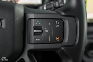 Melns Land Rover Defender 2025 Viļņa, ar dzinēja tilpumu 5.00 L un nobraukumu 38 tūkst. km par 99950 €, foto 27 vietnē AUTOMOTO.COM.LV