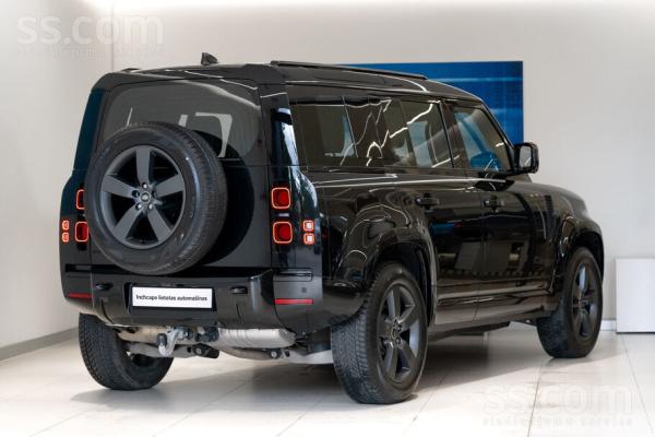 Melns Land Rover Defender 2025 Rīga, ar dzinēja tilpumu 3.00 L un nobraukumu 14 tūkst. km par 69990 €, foto 5 vietnē AUTOMOTO.COM.LV