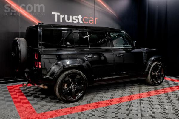 Land Rover Defender 2020 Tallina vietnē Melns Land Rover Defender 2020 Tallina, ar dzinēja tilpumu 2.00 L un nobraukumu 84 tūkst. km par 46500 €, foto 5 vietnē AUTOMOTO.COM.LV
