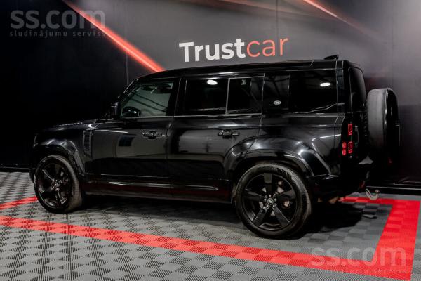 Land Rover Defender 2020 Tallina vietnē Melns Land Rover Defender 2020 Tallina, ar dzinēja tilpumu 2.00 L un nobraukumu 84 tūkst. km par 46500 €, foto 8 vietnē AUTOMOTO.COM.LV